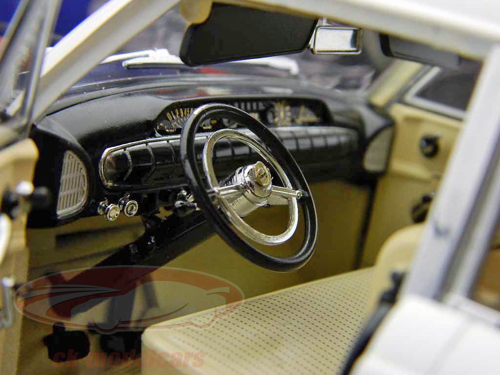 Sun Star Models 1:18 Nash Ambassador Airflyte Police Car 1952 5115 ...