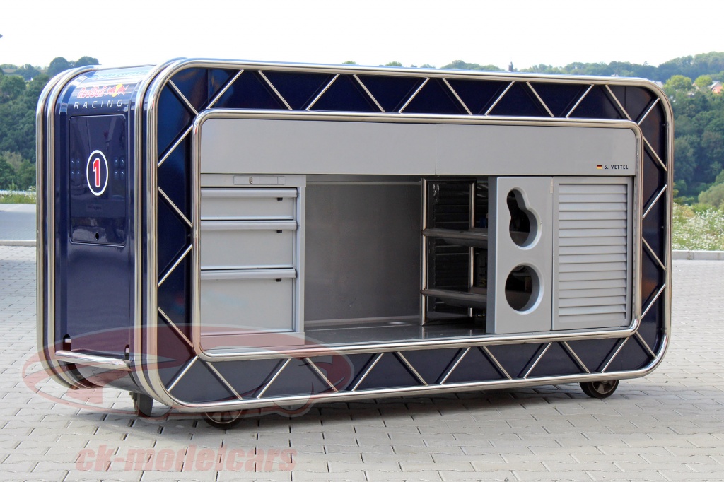 Original formula 1 Grid Trolley Sebastian Vettel #1 Infiniti Red Bull ...