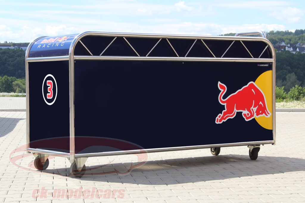original formula 1 Grid Trolley Daniel Ricciardo #3 Infiniti Red Bull ...