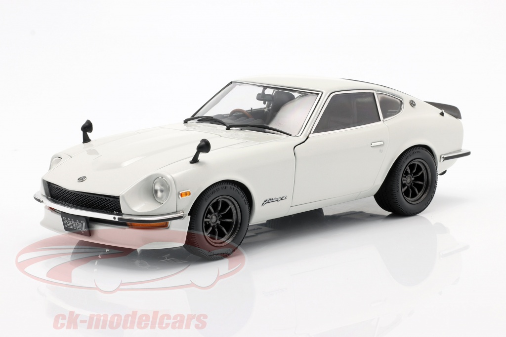Kyosho 1:18 Nissan Fairlady Z (S30) 建設年 1970 白い 08220WP モデル 車 08220WP 4548565380268