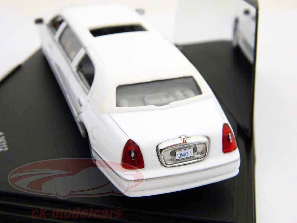 Vitesse 1:43 Lincoln Town Car Stretch limousine Year 2000 White 36312 ...