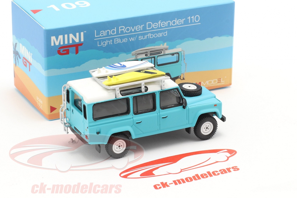 True Scale 1:64 Land Rover Defender 110 Con tabla de surf ligero azul ...
