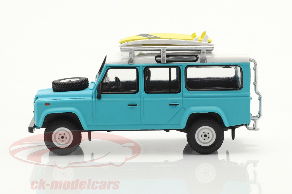 True Scale 1:64 Land Rover Defender 110 Con tabla de surf ligero azul ...