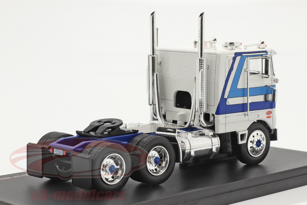 Ixo 1:43 Peterbilt 352 Pacemaker Sattelzugmaschine Baujahr 1979 weiß ...