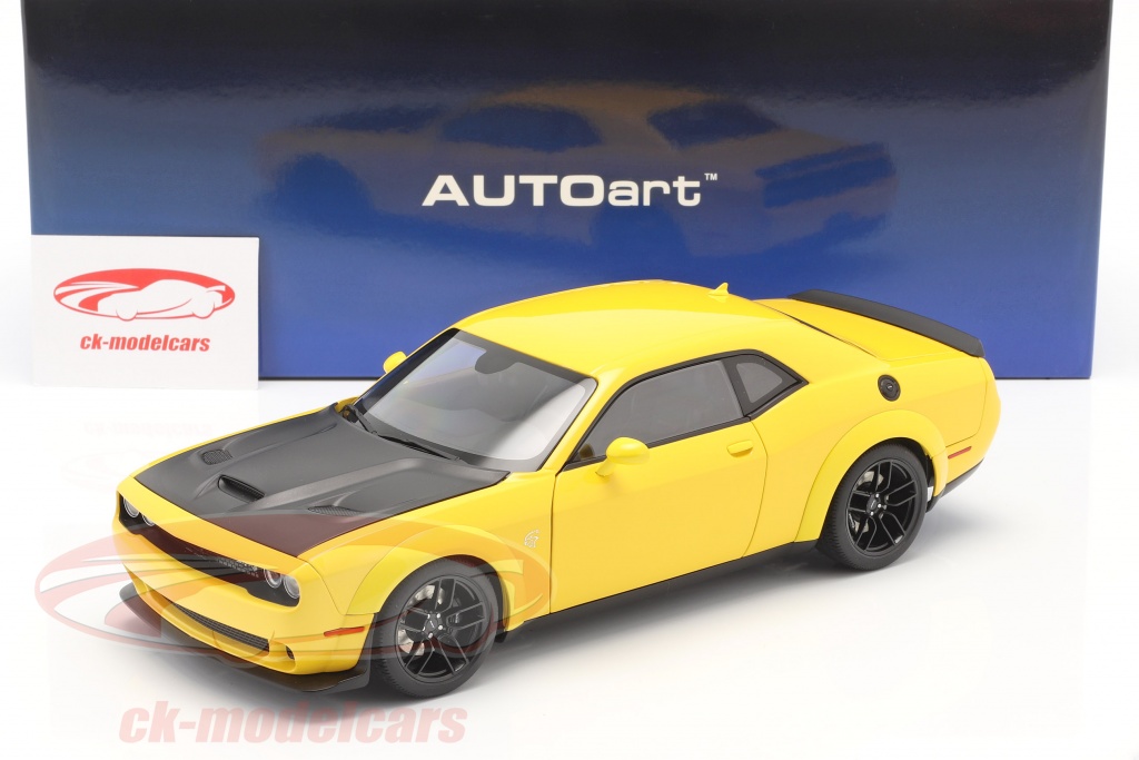 AUTOart 1:18 Dodge Challenger SRT Hellcat Widebody year 2018 yellow ...
