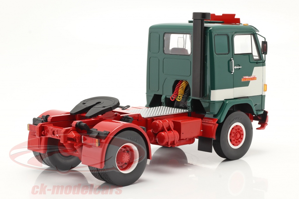 ModelCarGroup 1:18 Volvo F88 Truck Bilspedition 1971 green / white ...