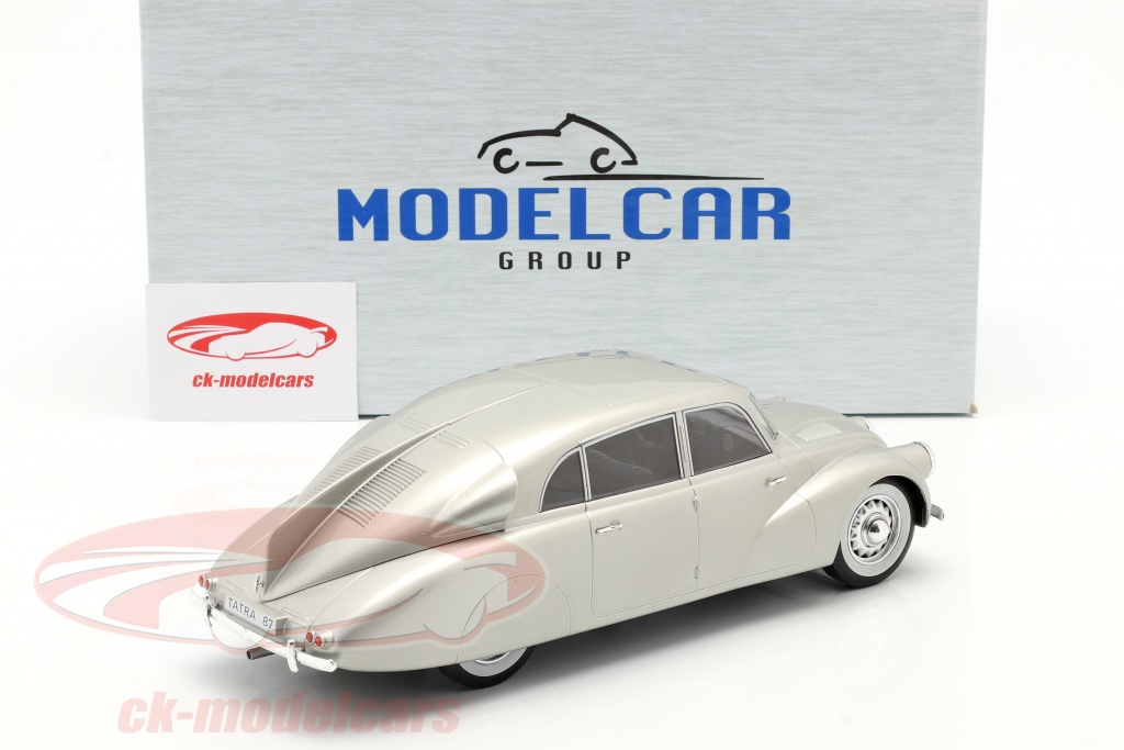 ModelCarGroup 1:18 Tatra 87 Año de construcción 1937 plata ModelCar ...