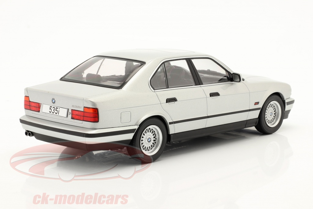 ModelCarGroup 1:18 BMW 5 Series (E34) Año de construcción 1992 plata ...