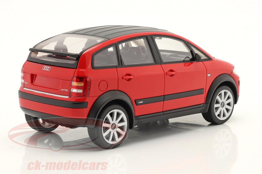DNA Collectibles 1:18 Audi A2 (8Z) colour.storm Année de construction ...
