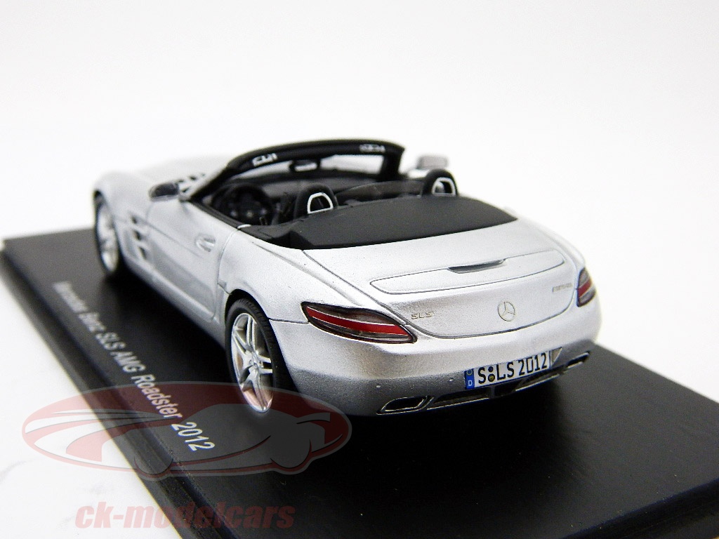 Spark 1:43 Mercedes-Benz SLS AMG Roadster 2012 silver metallic S1065 ...