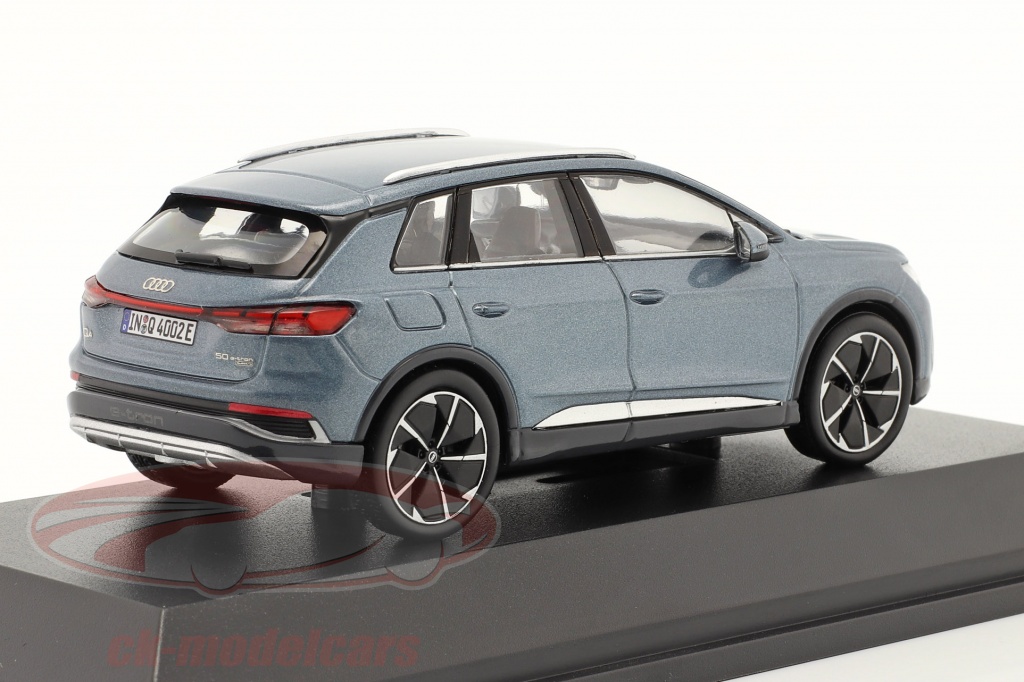 Spark 1:43 Audi Q4 e-tron year 2021 geyser blue 5012124631 model car ...