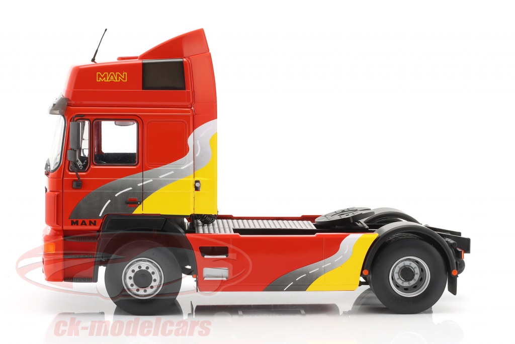 ModelCarGroup 1:18 MAN F2000 Truck Année de construction 1994 rouge ...