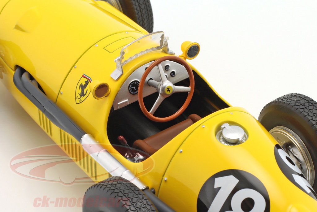 CMR 1:18 J. Swaters Ferrari 500 F2 #18 vinder International Avus race 1953 CMR198 model bil ...
