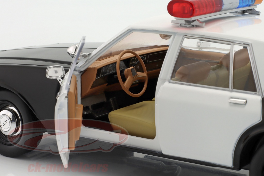 Greenlight 1:18 Chevrolet Caprice Police & T-1000 android karakter ...