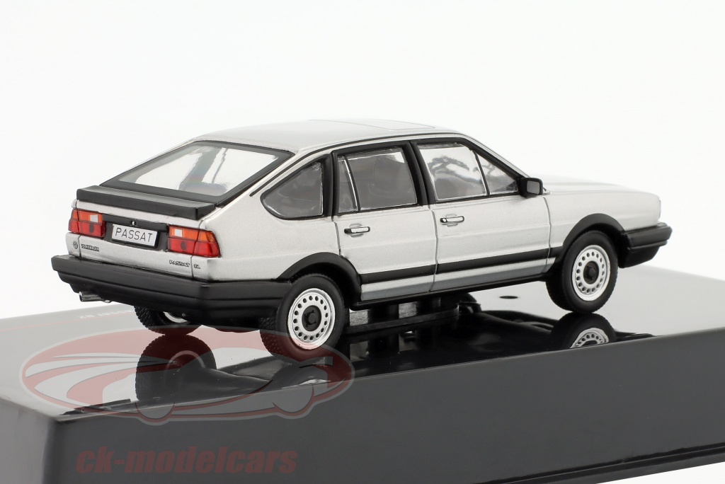 Ixo 1:43 Volkswagen VW Passat B2 year 1985 silver CLC425N model car ...