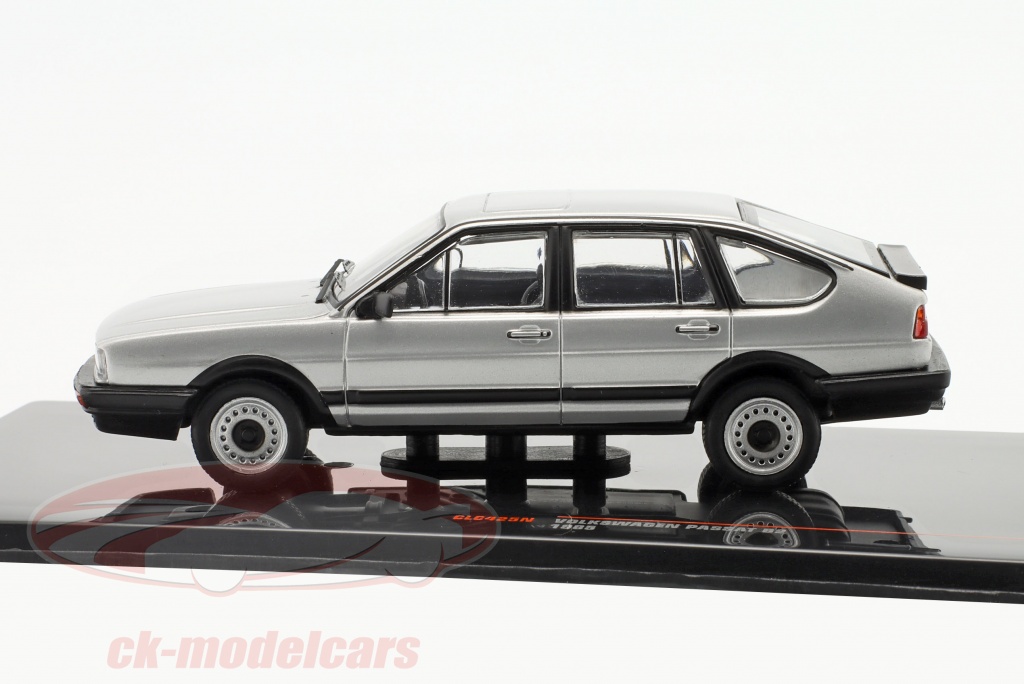 Ixo 1:43 Volkswagen VW Passat B2 year 1985 silver CLC425N model car ...