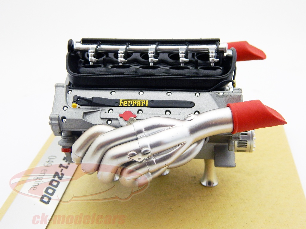 Amalgam 1:8 Schumacher / Barrichello Ferrari F1-2000 Ferrari 3.0 V10 ...