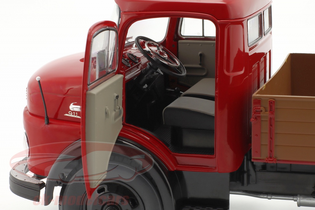 Schuco 1:18 Mercedes-Benz L911 ladvogn Med Planer rubinrød 450016400 ...