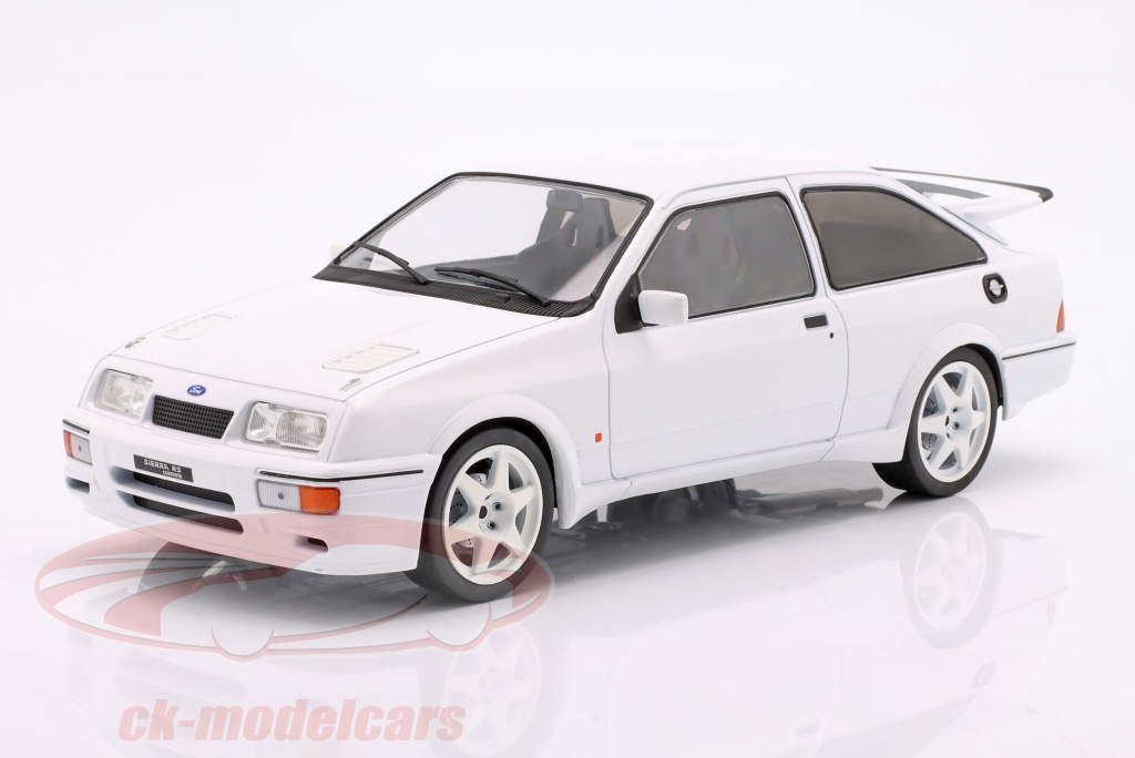Ixo 1:18 Ford Sierra RS Cosworth Byggeår 1987 hvid 18CMC121.22 model bil 18CMC121.22 4895102337439