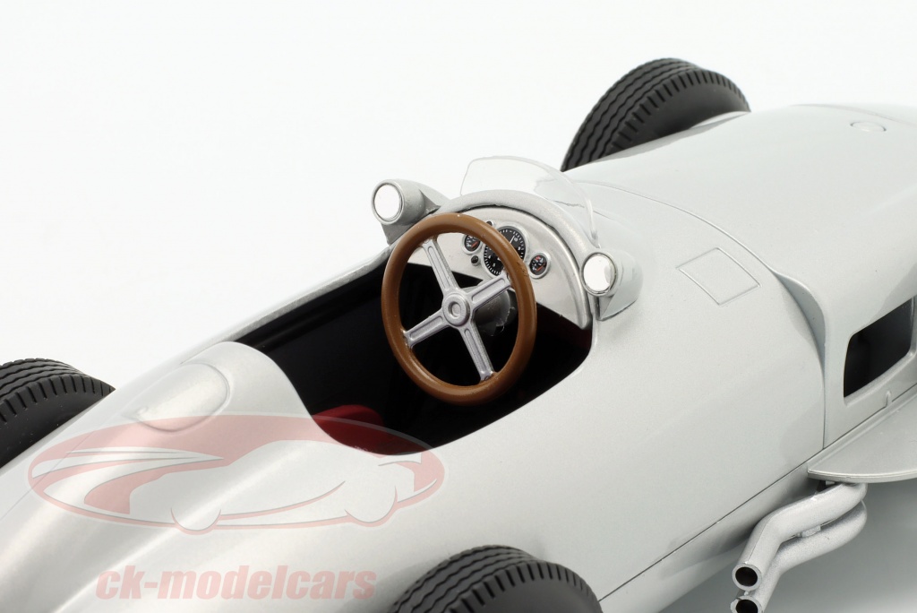 WERK83 1:18 Set: Mercedes-Benz racing transporter blue wonder with ...