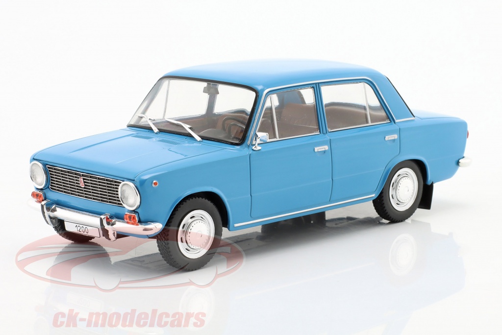 WhiteBox 1:24 Lada 1200 青い WB124132 モデル 車 WB124132 4052176651742