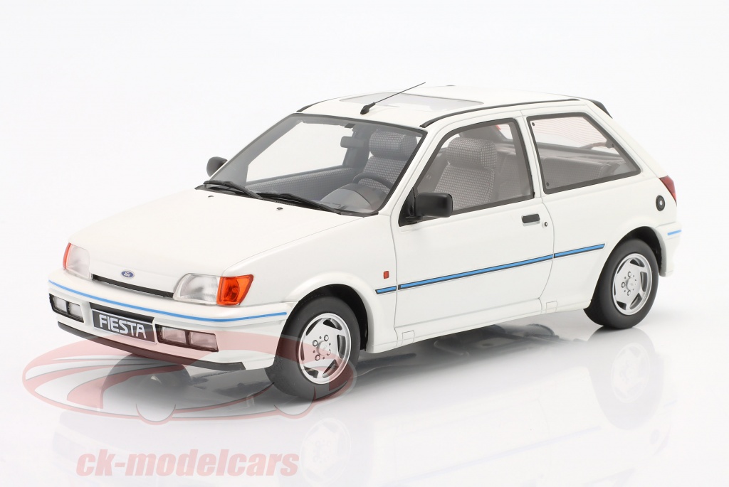 Ottomobile 1:18 Ford Fiesta MK2 XR2I 建設年 1989 白 OT967 モデル 車 OT967 ...