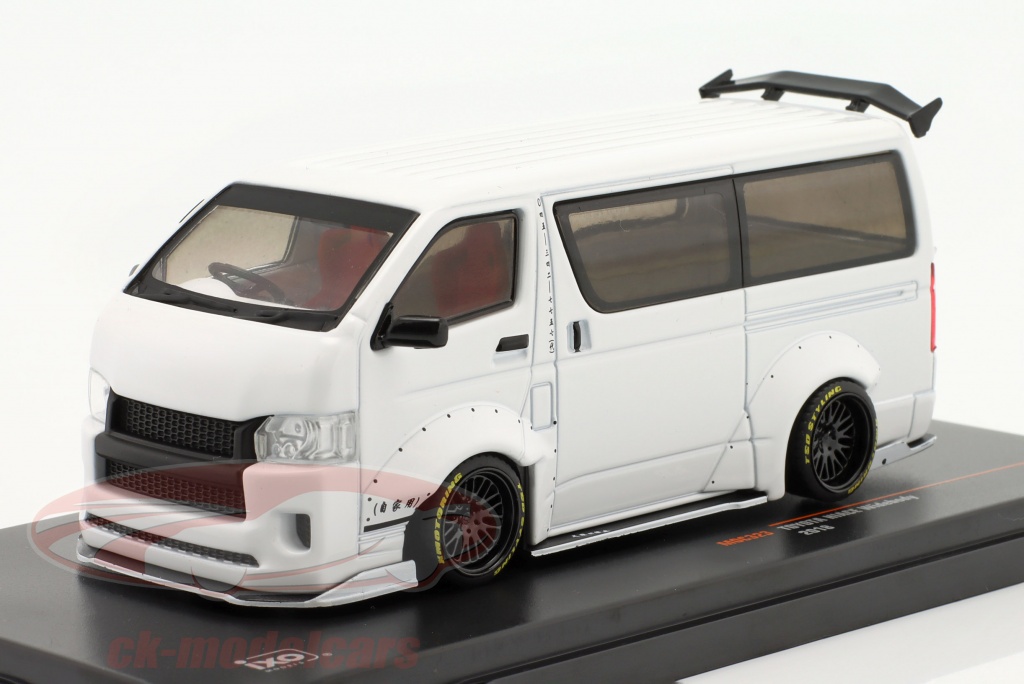 Ixo 1:43 Toyota Hiace Widebody Byggeår 2018 hvid MOC323 model bil ...