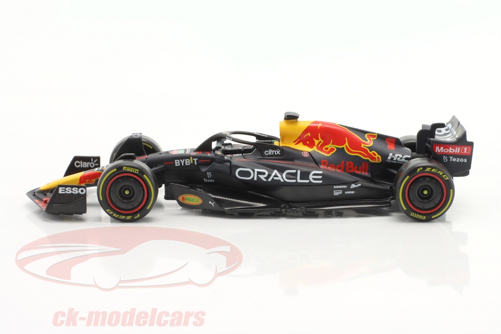 Bburago 1:43 Max Verstappen Red Bull RB18 #1 formule 1 Wereldkampioen ...