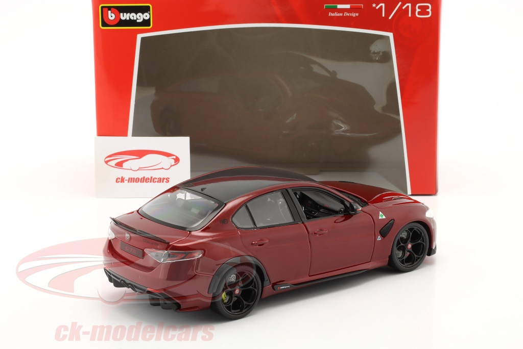 Bburago 1:18 Alfa Romeo Giulia GTA Год постройки 2020 alfa темно ...