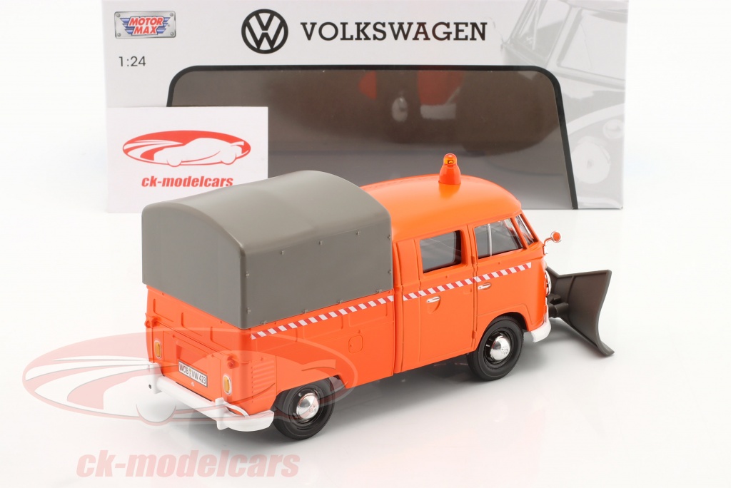 MotorMax 1:24 Volkswagen VW T1 (Type 2) snow plow flatbed bus with ...