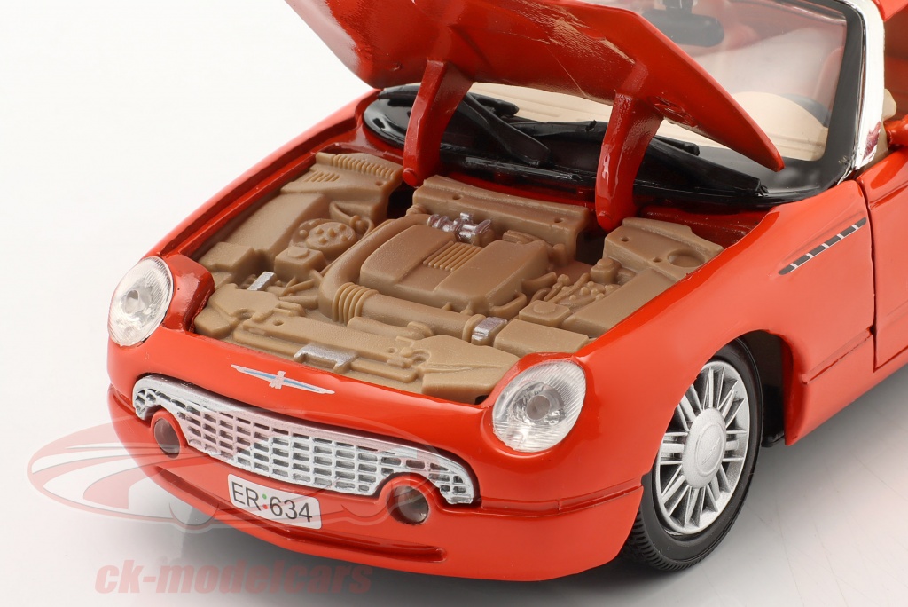 MotorMax 1:24 Ford Thunderbird Film James Bond - Die another Day (2002 ...