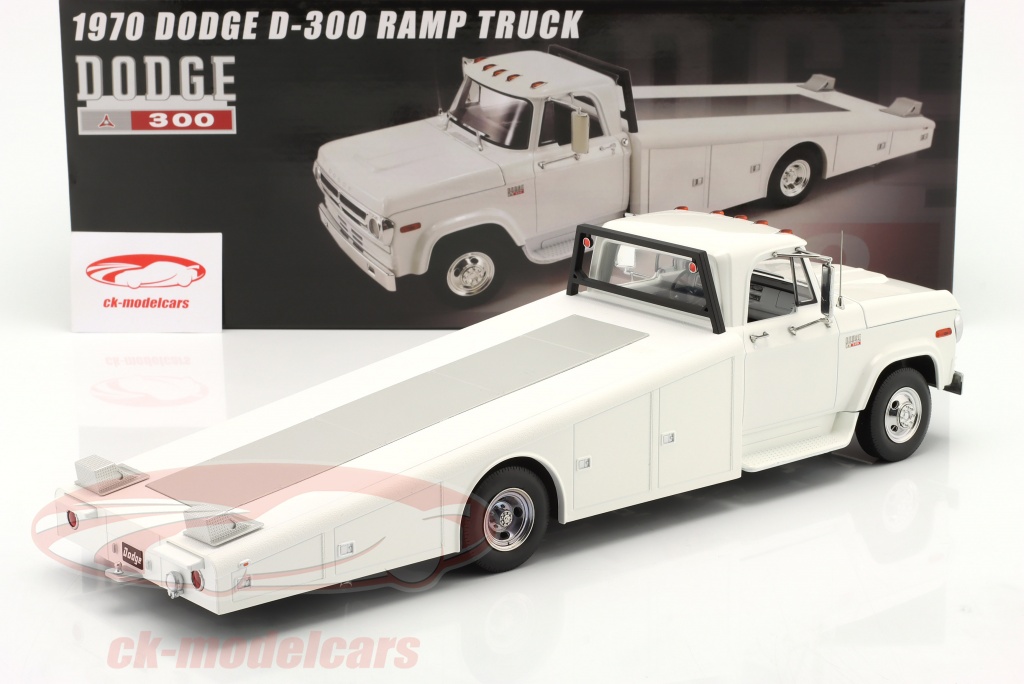 GMP 1:18 Dodge D-300 Ramp Truck 建設年 1970 白 A1801911 モデル 車 A1801911