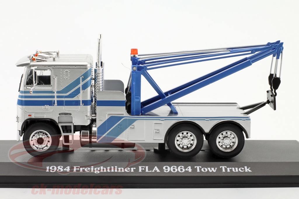 Greenlight 1:43 Freightliner FLA 9664 takelwagen 1984 zilver / blauw ...