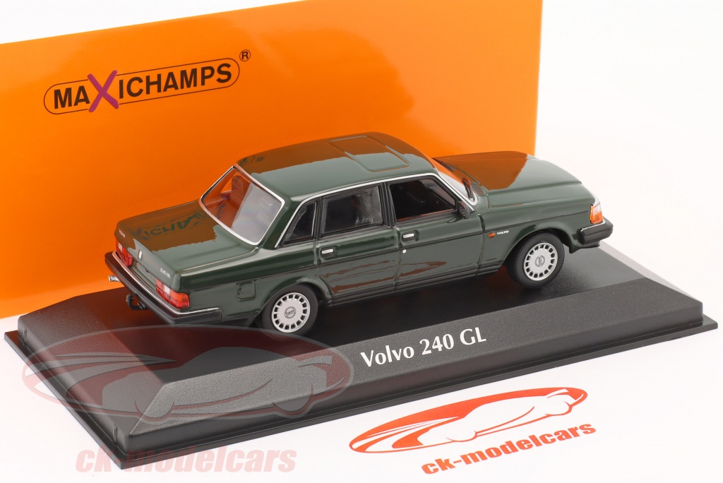 Minichamps 1:43 Volvo 240 GL 建設年 1986 濃い緑色 940171404 モデル 車 940171404 ...