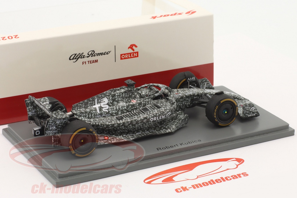Spark 1:43 Robert Kubica Alfa Romeo C42 versão de teste Fórmula 1 2022 ...