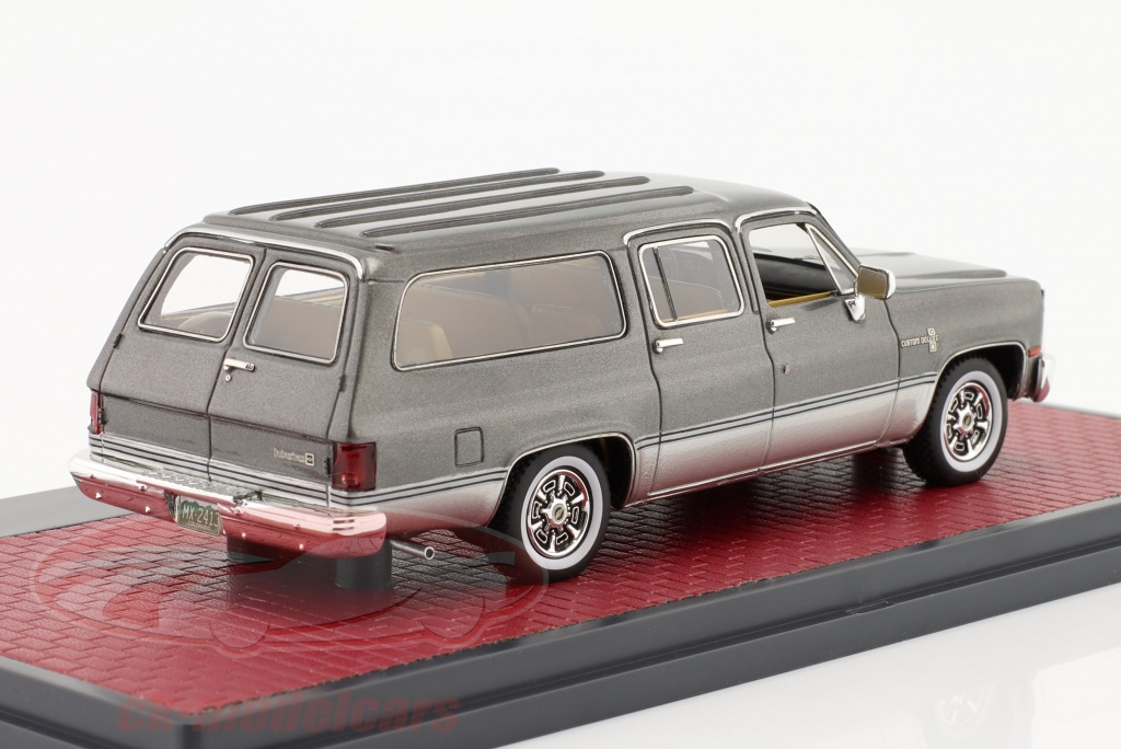 Matrix 1:43 Chevrolet Suburban Année de construction 1981 Gris ...