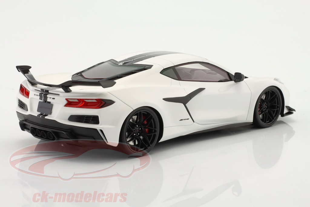 True Scale 1:18 Chevrolet Corvette C8 Z06 Byggeår 2023 arktisk hvid ...