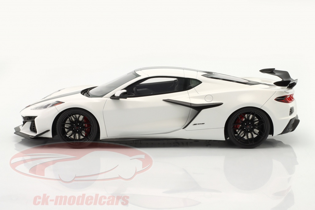 True Scale 1:18 Chevrolet Corvette C8 Z06 Baujahr 2023 arktisweiß ...