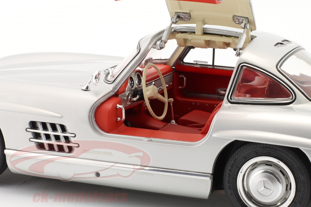 Schuco 1:18 Mercedes-Benz 300 SL Gullwing (W198) Année de construction ...