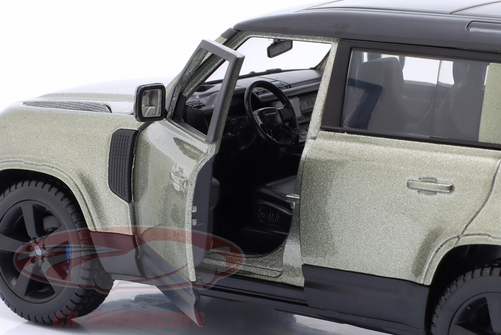 Bburago 1:24 Land Rover Defender 110 year 2022 light green metallic 18 ...