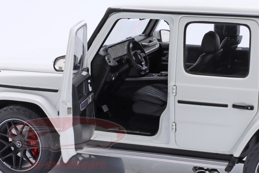 Minichamps 1:18 Mercedes-Benz AMG G63 (W463) Année de construction 2018 blanc 110037065 modèle ...