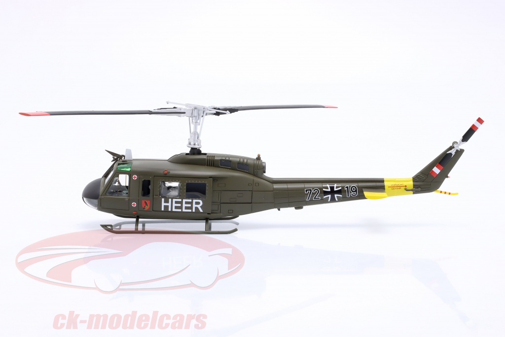 Schuco 1:35 Bell UH 1D ヘリコプター ドイツ人 軍 Bundeswehr "Heer" 緑 450912500 モデル ...