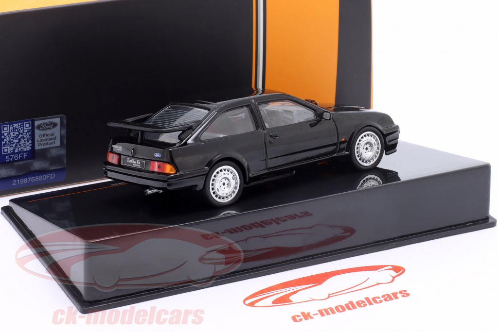 Ixo 1:43 Ford Sierra RS Cosworth Byggeår 1987 sort CLC482N.22 model bil CLC482N.22 4895102339518