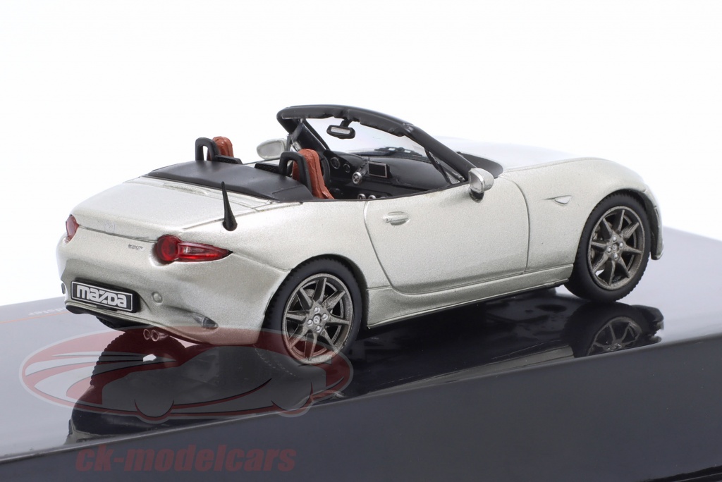Ixo 1:43 Mazda MX-5 roadster Bouwjaar 2019 beige metalen CLC487N.22 ...
