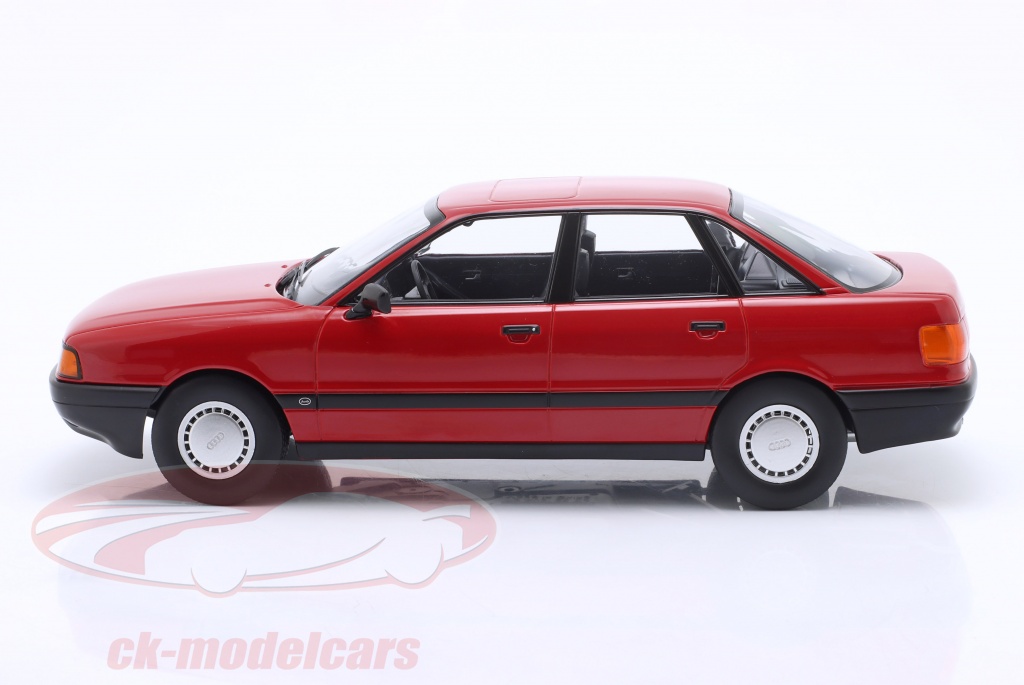 Triple9 1:18 Audi 80 (B3) 建设年份 1989 红色的 T9-1800343 模型 汽车 T9-1800343 690000018159