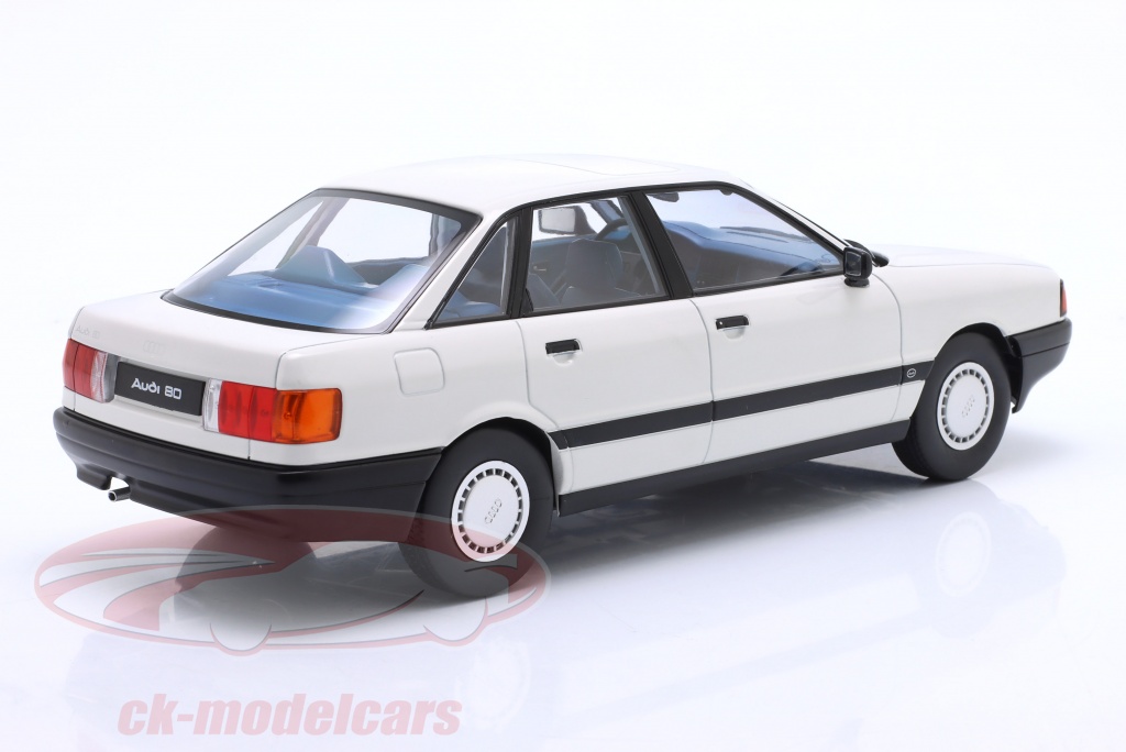 Triple9 1:18 Audi 80 (B3) year 1989 alpine white T9-1800340 model car T9-1800340 690000018156