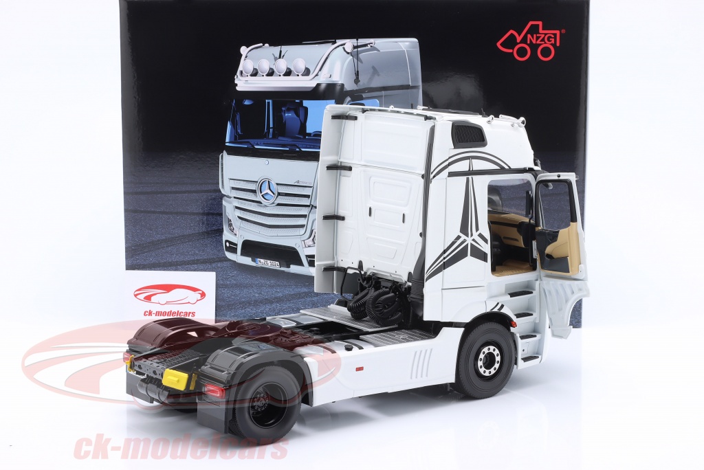 NZG 1:18 Mercedes-Benz Actros Gigaspace 4x2 SZM weiß mit Design 1024/41 ...