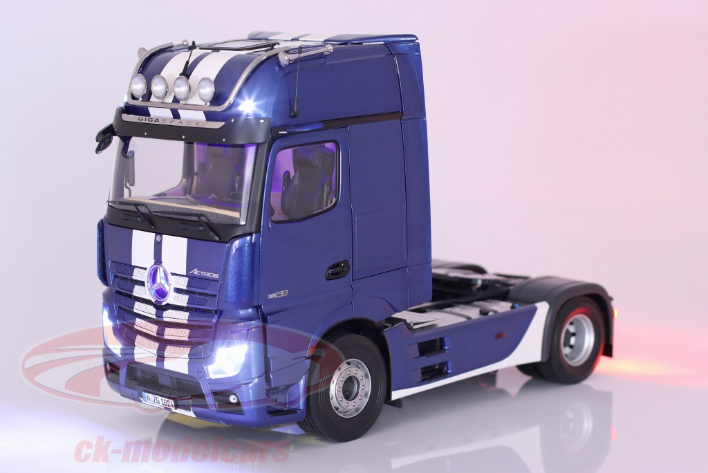 NZG 1:18 Mercedes-Benz Actros Gigaspace 4x2 SZM blue metallic with ...