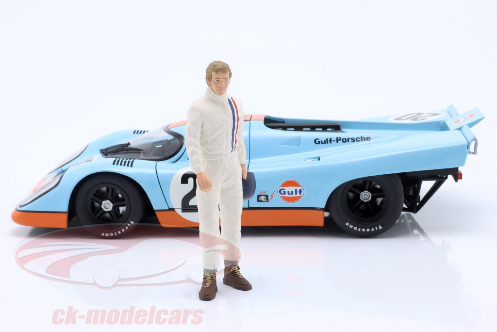 figurenmanufaktur 1:18 70 years racer figure With helmet in of the hand ...