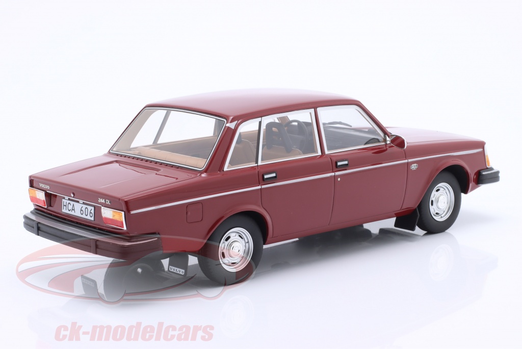 Cult Scale Models 1:18 Volvo 244DL Год постройки 1975 темно-красный ...